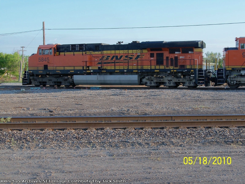 BNSF 5845